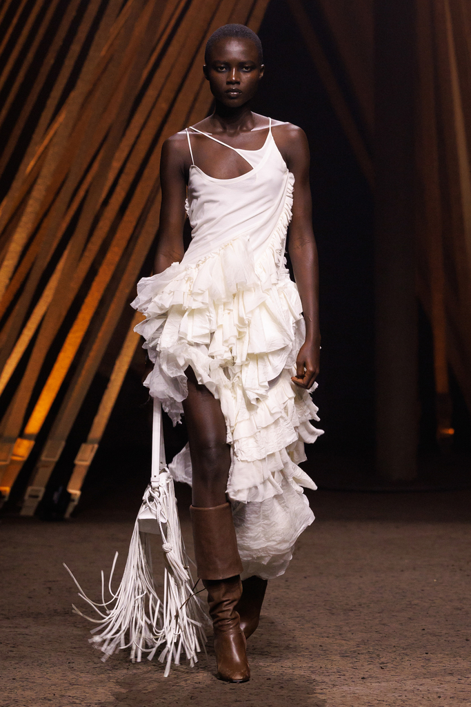 ALEXANDER MCQUEEN SS 2026 WOMEN | Foto Sfilata Amica